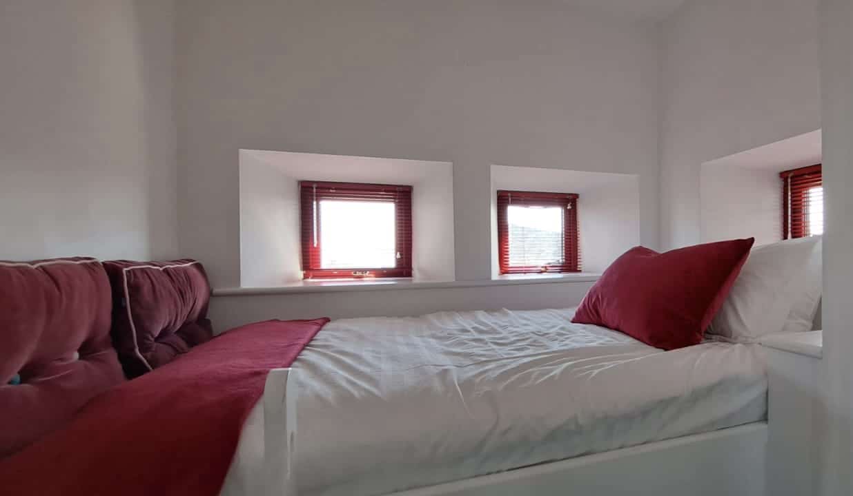 Banshee Cottage - Clare Island Lighthouse