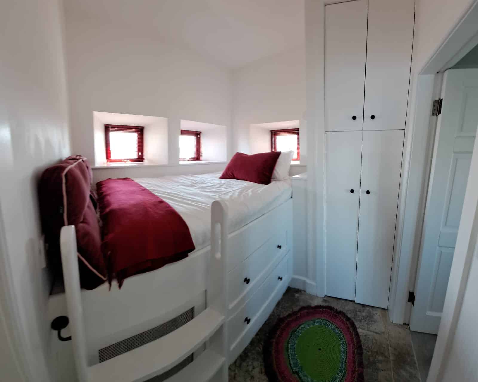 Banshee Cottage - Clare Island Lighthouse